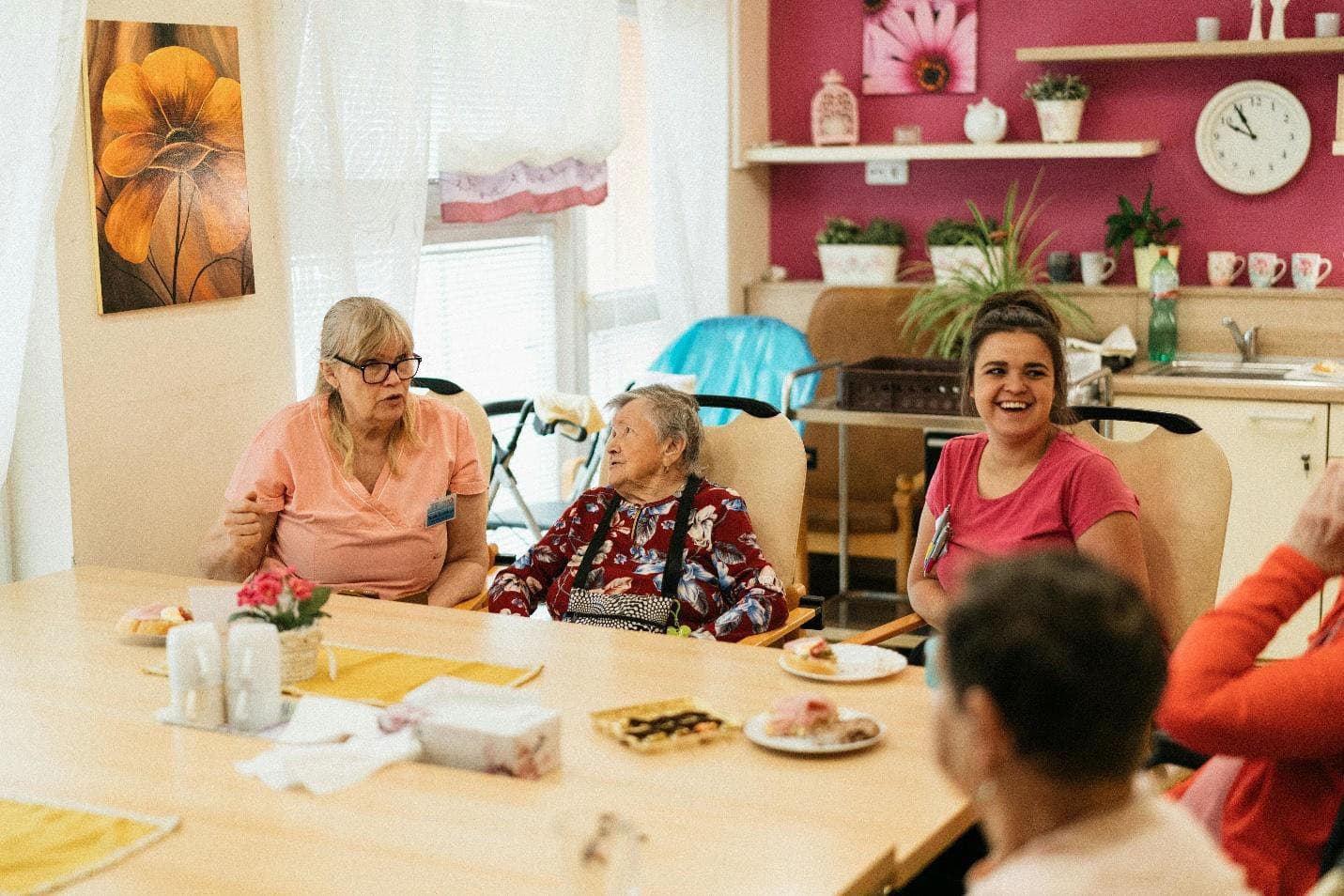 What to Really Look for When Touring a Retirement Village - ELMENS